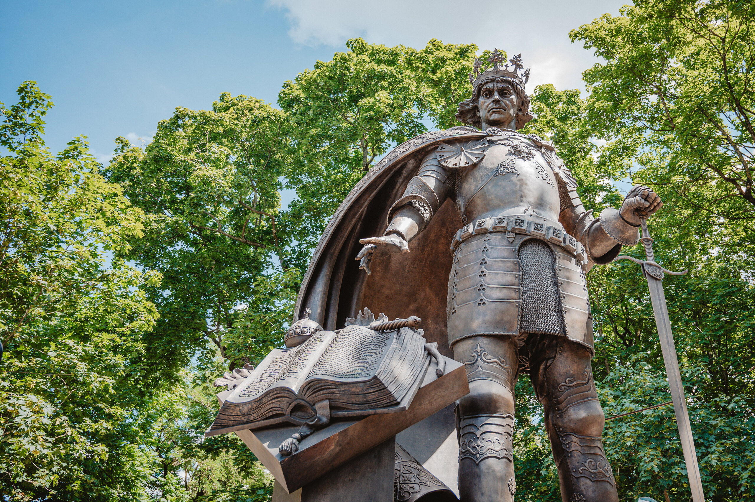 Kauno miesto savivaldybė Ramybės parko prieigas pasiekė Aleksandro Jogailaičio skulptūra